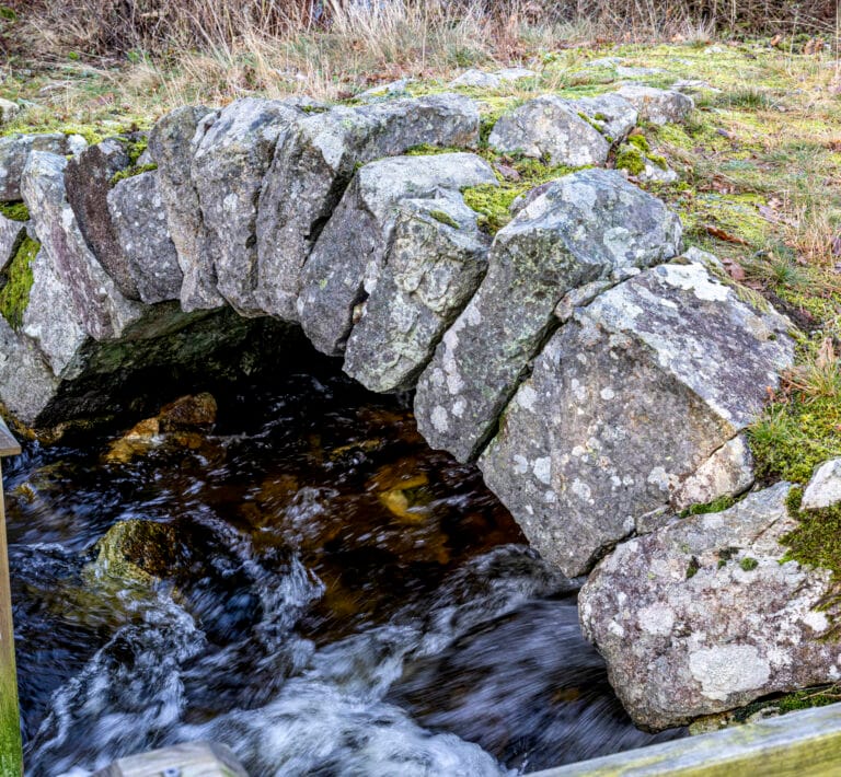 Litla Klopp, one of Rogaland's oldest bridges - Magma Geopark